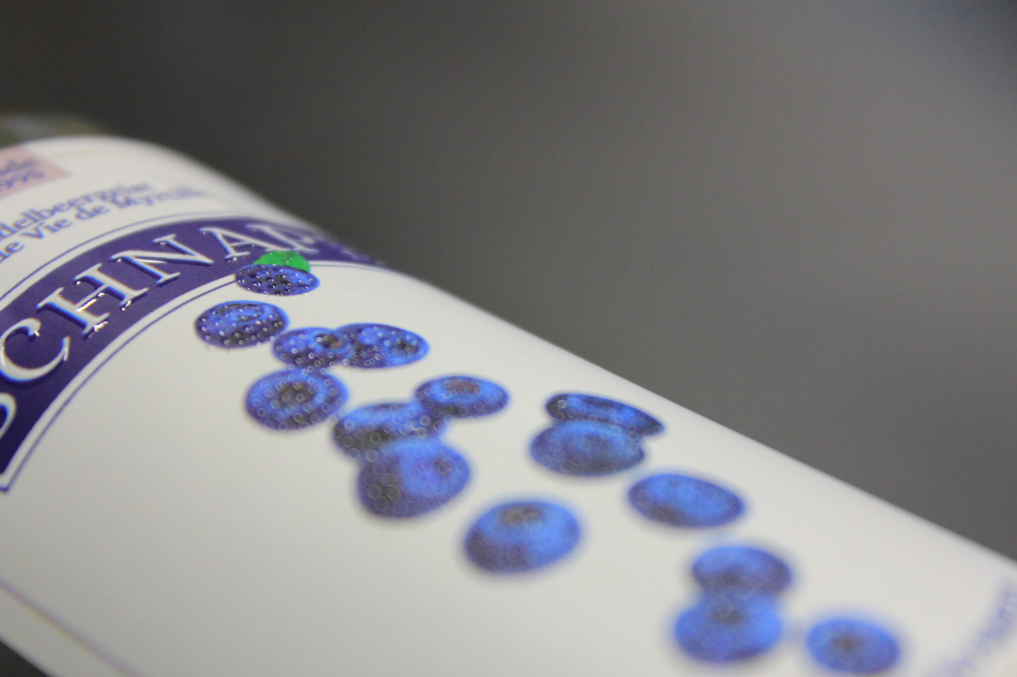 Explorando a Excelência em Impressões em Alto Relevo para Rótulos ...